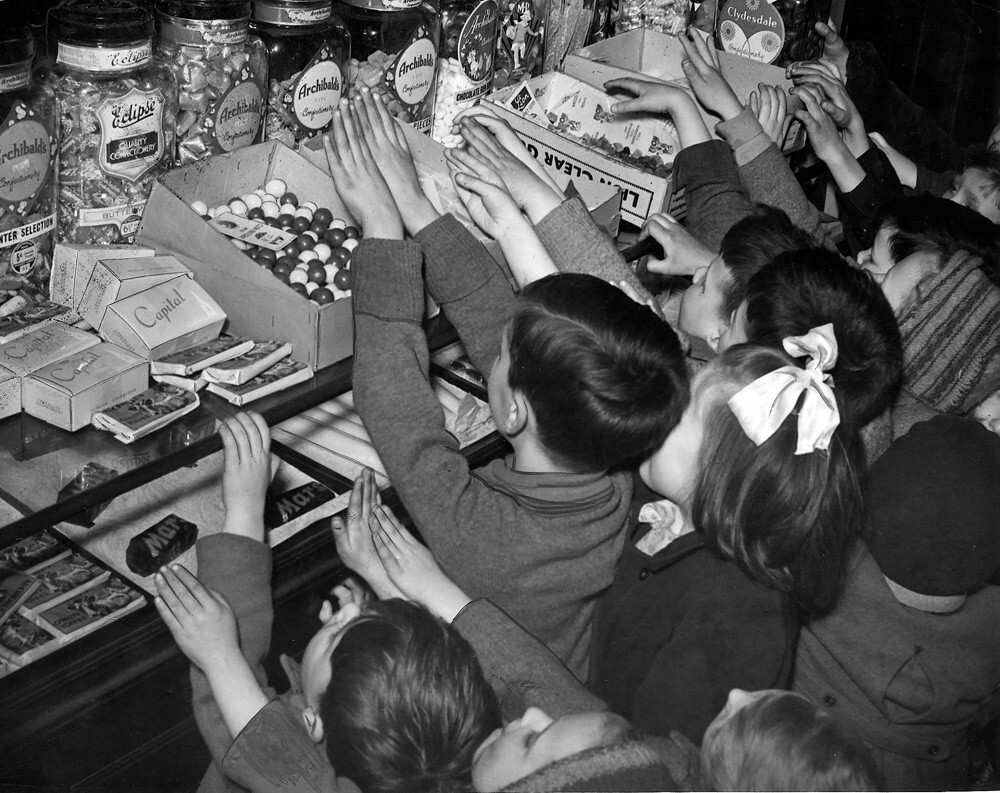 Sweet rationing ends, 1953 Art Print by Mirrorpix | King & McGaw